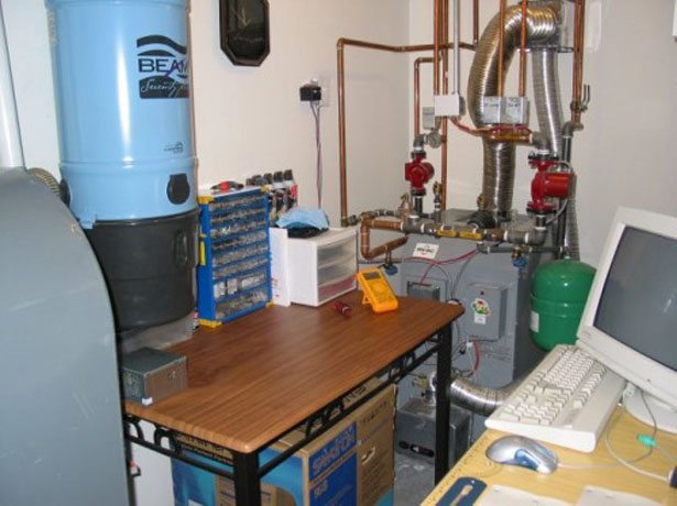 A Peek At Other Computer Technicians Workbenches - Technibble